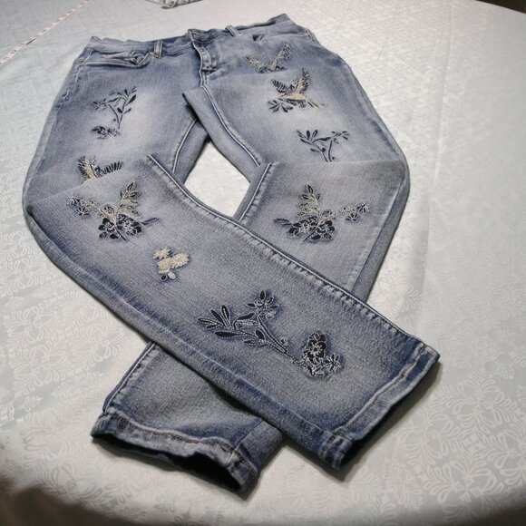 VENUS | Jeans | Venus Womens Embroidered Floral Jeans Size 8 | Poshmark